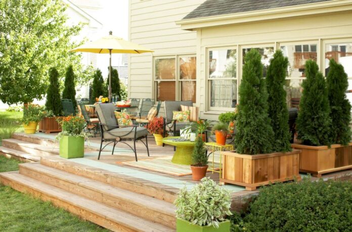 How to Choose The Right Size And Dimensions For Your Backyard Deck ...