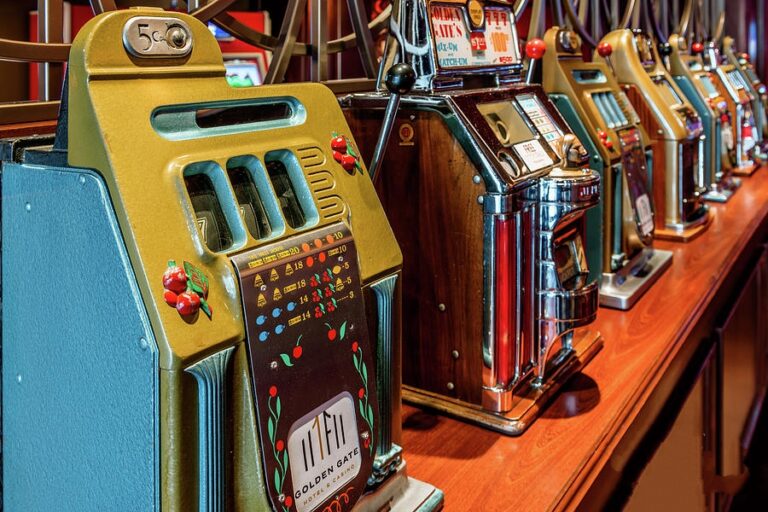 Vintage Slot Machines to Complete Your Retro Man Cave - Green Poison