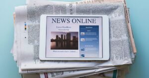 4 Ways Technology Changed the Way We Read Newspapers - Green Poison