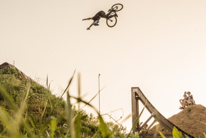 Filming Action Sports: 6 Tips for Shooting Moving Subjects - Green Poison