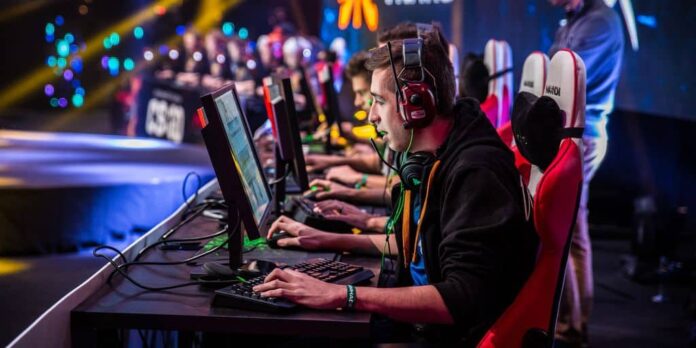 How to Train to Become a Professional Gamer: 6 Tips to Know - Green Poison